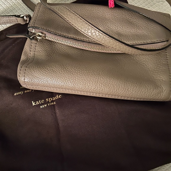 kate spade | Bags | Kate Spade Tan Crossbody Bag With Pebbled Leather ...